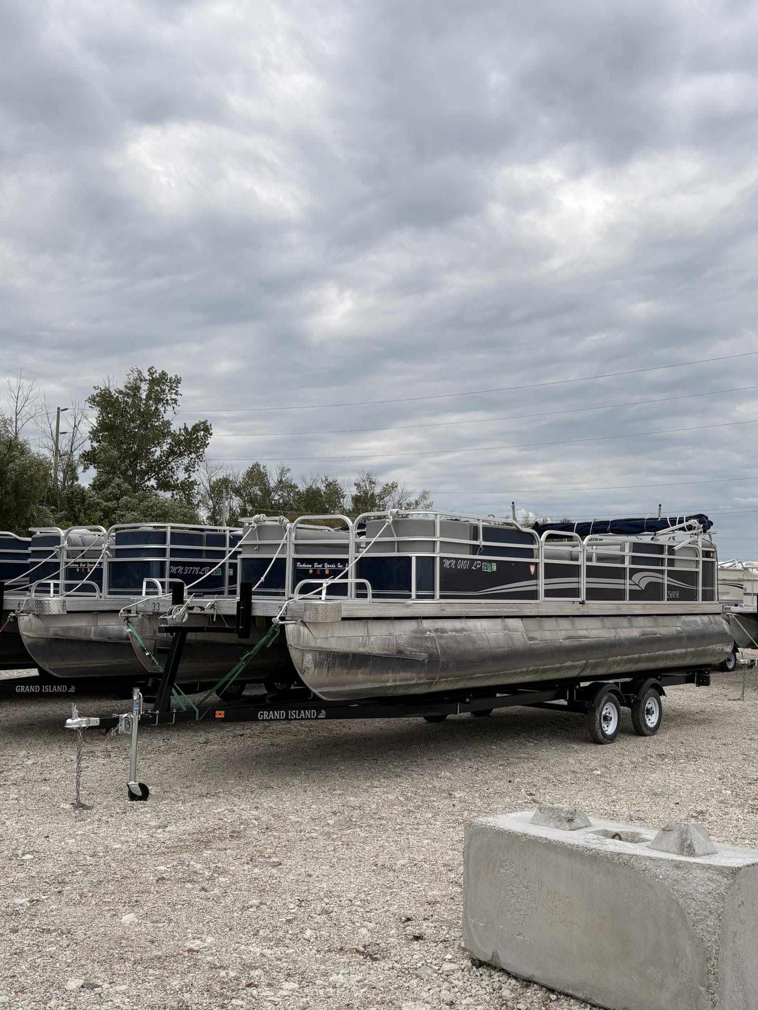 Fleet pontoon sale! – Leisure Liquidators